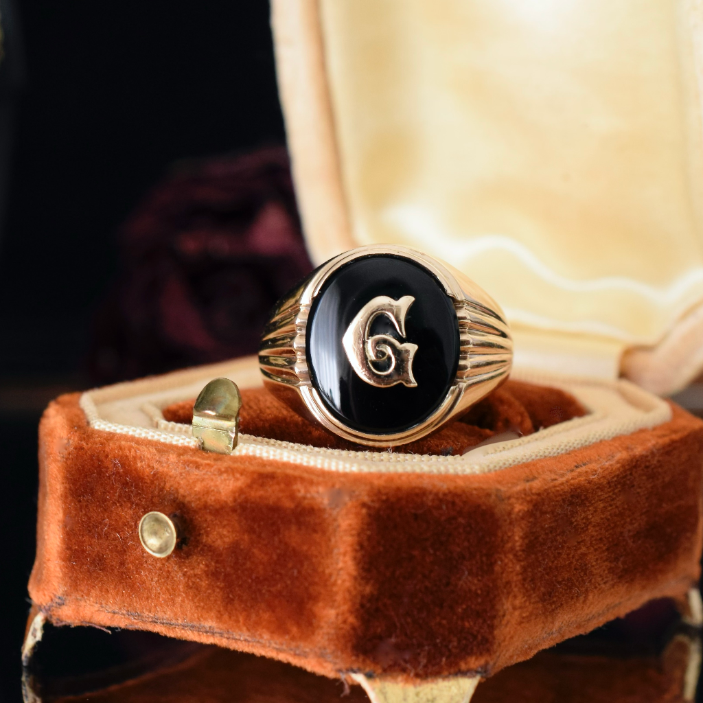 Vintage 9ct Yellow Gold And Onyx Initial ‘G’ signet Ring Circa 1940-50