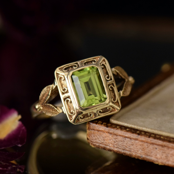 Modern 9ct Yellow Gold And Peridot Ring Independent Valuation Included